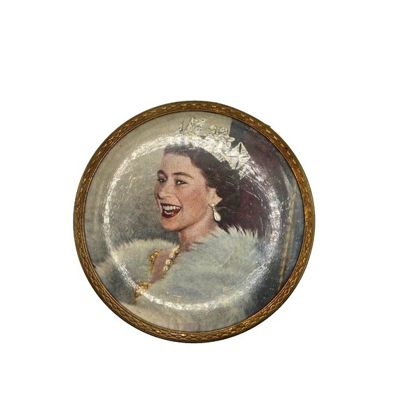 Bath | Vtg Queen Elizabeth 1955 Powder Compact Issued To Commemorate ...